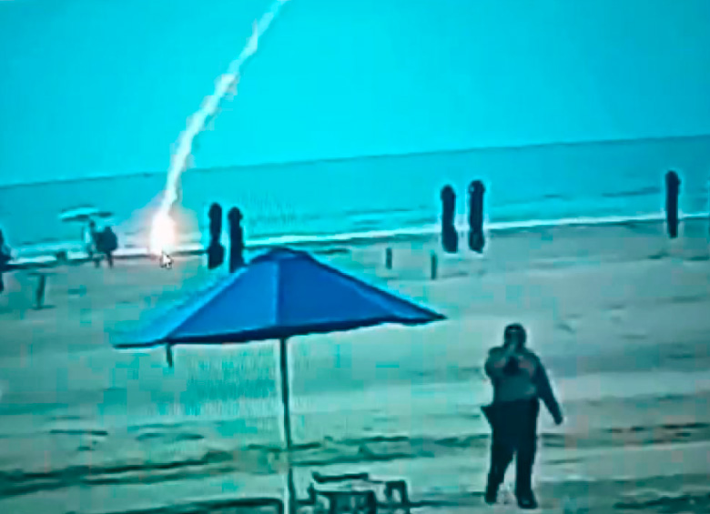 Tourist dies on Cartagena beach after being struck by lightning ...